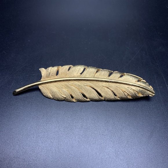 Charel | Jewelry | Charel Feather Leaf Brooch Pin Brushed Gold Tone ...